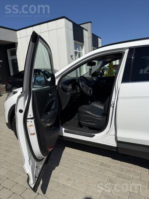 Balts Hyundai Santa Fe 2013 Rīga, ar dzinēja tilpumu 2.20 L un nobraukumu 189 tūkst. km par 11000 €, foto 9 vietnē AUTOMOTO.COM.LV