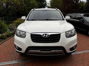 White Hyundai Santa Fe 2013 in Pasvalys, with an engine capacity of 2.00 L and mileage of 240 thousand km for 5300 €, photo 8 on AUTOMOTO.COM.LV