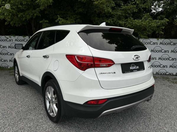 White Hyundai Santa Fe 2013 in Vilnius, with an engine capacity of 2.00 L and mileage of 90 thousand km for 8000 €, photo 7 on AUTOMOTO.COM.LV