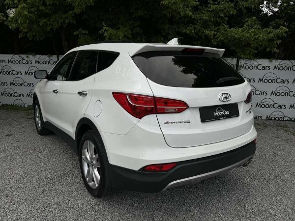 White Hyundai Santa Fe 2013 in Vilnius, with an engine capacity of 2.00 L and mileage of 90 thousand km for 8000 €, photo 8 on AUTOMOTO.COM.LV