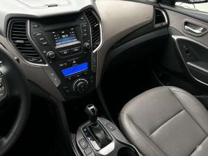 Balts Hyundai Santa Fe 2013 Viļņa, ar dzinēja tilpumu 2.00 L un nobraukumu 90 tūkst. km par 8000 €, foto 28 vietnē AUTOMOTO.COM.LV