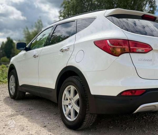Balts Hyundai Santa Fe 2013 Šauļi, ar dzinēja tilpumu 2.20 L un nobraukumu 254 tūkst. km par 12950 €, foto 7 vietnē AUTOMOTO.COM.LV