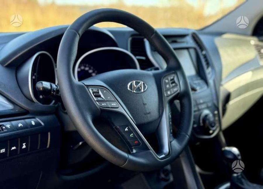 Balts Hyundai Santa Fe 2013 Šauļi, ar dzinēja tilpumu 2.20 L un nobraukumu 254 tūkst. km par 12950 €, foto 21 vietnē AUTOMOTO.COM.LV