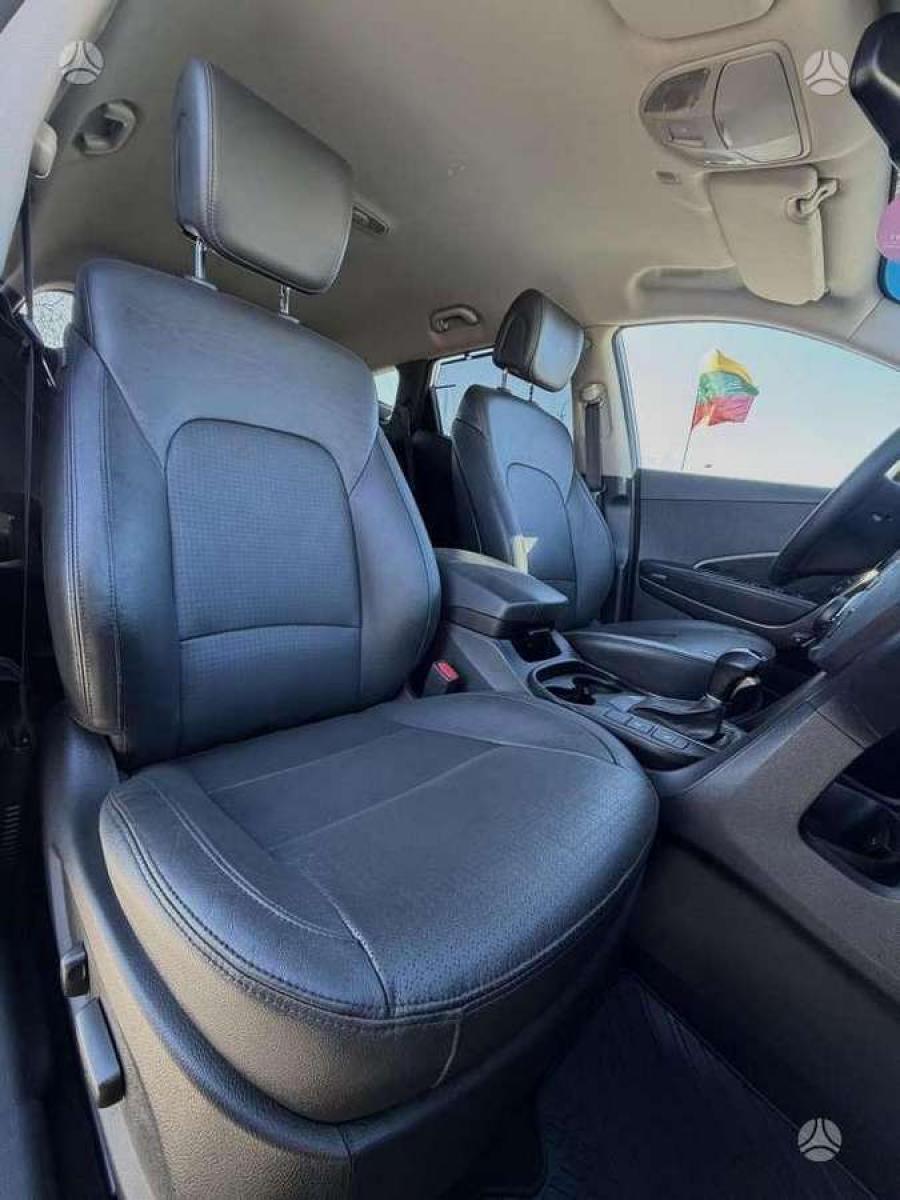 Balts Hyundai Santa Fe 2013 Šauļi, ar dzinēja tilpumu 2.20 L un nobraukumu 254 tūkst. km par 12950 €, foto 24 vietnē AUTOMOTO.COM.LV