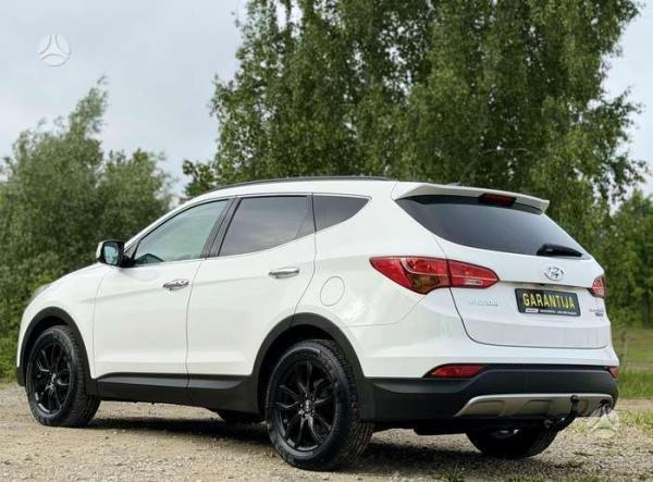 Balts Hyundai Santa Fe 2013 Šauļi, ar dzinēja tilpumu 2.20 L un nobraukumu 171 tūkst. km par 13450 €, foto 3 vietnē AUTOMOTO.COM.LV