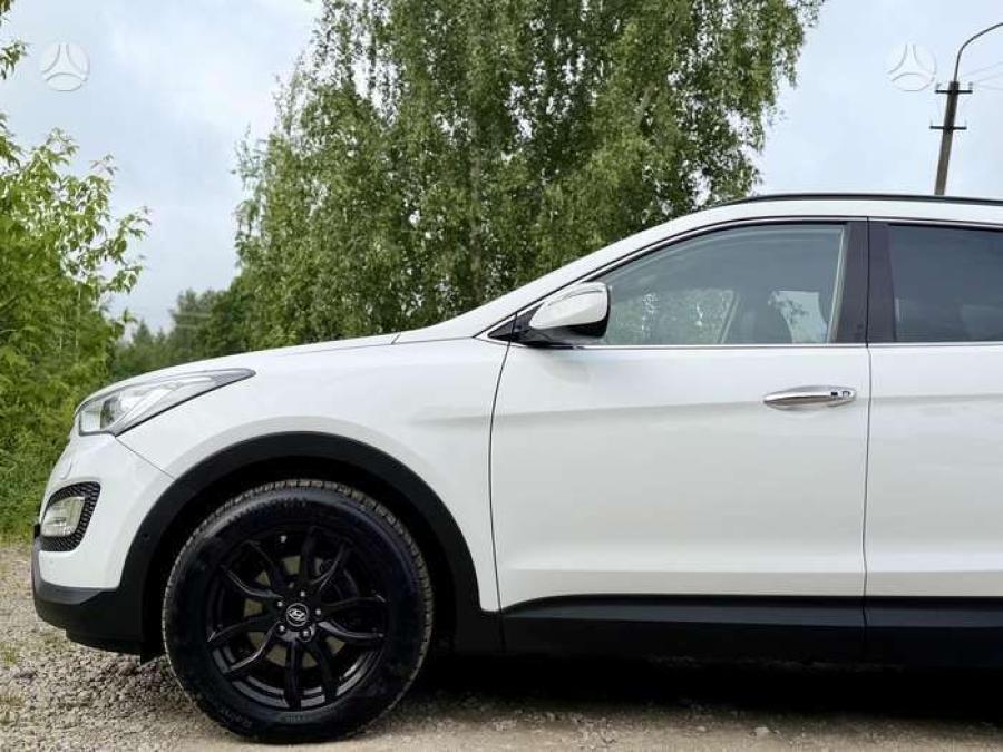 Balts Hyundai Santa Fe 2013 Šauļi, ar dzinēja tilpumu 2.20 L un nobraukumu 171 tūkst. km par 13450 €, foto 12 vietnē AUTOMOTO.COM.LV