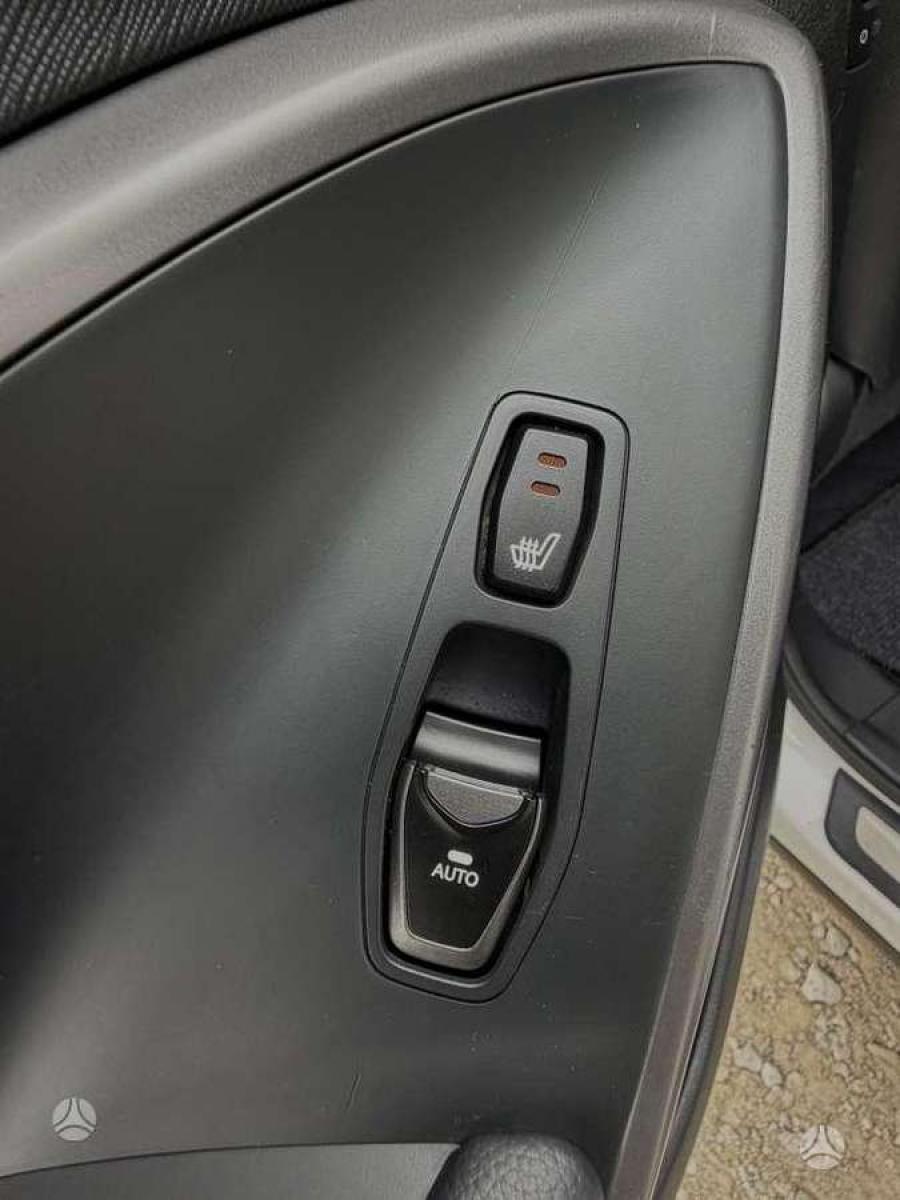Balts Hyundai Santa Fe 2013 Šauļi, ar dzinēja tilpumu 2.20 L un nobraukumu 171 tūkst. km par 13450 €, foto 34 vietnē AUTOMOTO.COM.LV