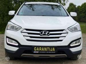 White Hyundai Santa Fe 2013 in Siauliai, with an engine capacity of 2.20 L and mileage of 171 thousand km for 13450 €, photo 6 on AUTOMOTO.COM.LV