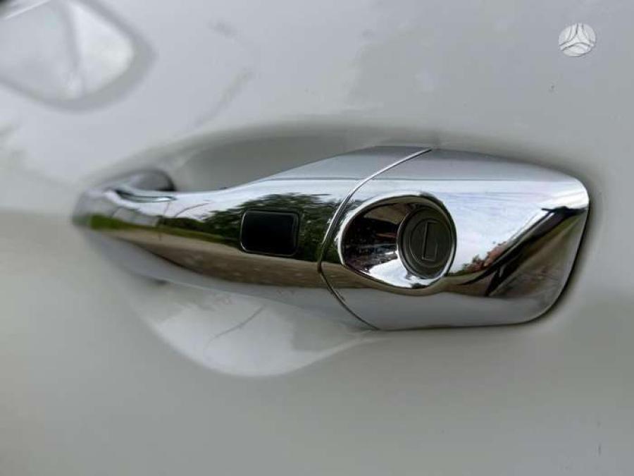 White Hyundai Santa Fe 2013 in Siauliai, with an engine capacity of 2.20 L and mileage of 171 thousand km for 13450 €, photo 19 on AUTOMOTO.COM.LV