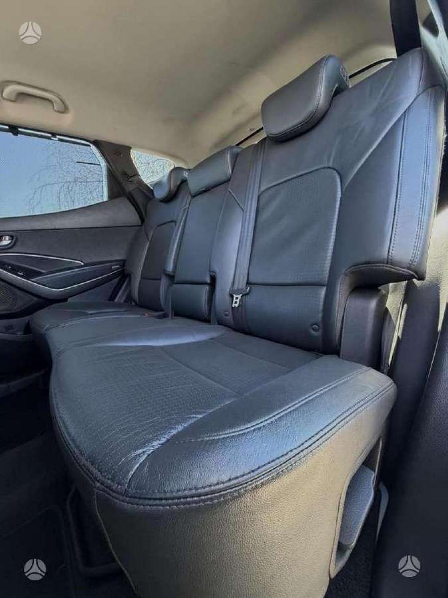 Balts Hyundai Santa Fe 2013 Šauļi, ar dzinēja tilpumu 2.20 L un nobraukumu 254 tūkst. km par 12950 €, foto 27 vietnē AUTOMOTO.COM.LV