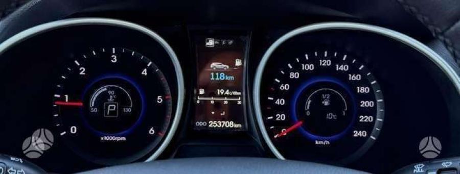 Balts Hyundai Santa Fe 2013 Šauļi, ar dzinēja tilpumu 2.20 L un nobraukumu 254 tūkst. km par 12950 €, foto 34 vietnē AUTOMOTO.COM.LV