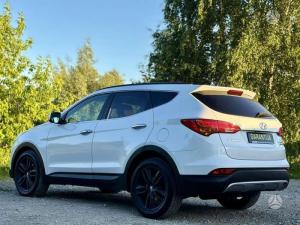 White Hyundai Santa Fe 2013 in Siauliai, with an engine capacity of 2.20 L and mileage of 250 thousand km for 13750 €, photo  on AUTOMOTO.COM.LV