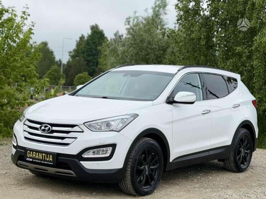 White Hyundai Santa Fe 2013 in Siauliai, with an engine capacity of 2.20 L and mileage of 171 thousand km for 13450 €, photo 21 on AUTOMOTO.COM.LV