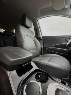 White Hyundai Santa Fe 2013 in Siauliai, with an engine capacity of 2.20 L and mileage of 171 thousand km for 13450 €, photo 26 on AUTOMOTO.COM.LV