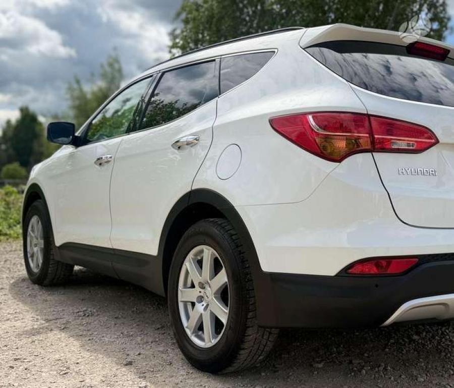 Balts Hyundai Santa Fe 2013 Šauļi, ar dzinēja tilpumu 2.20 L un nobraukumu 254 tūkst. km par 12950 €, foto 8 vietnē AUTOMOTO.COM.LV