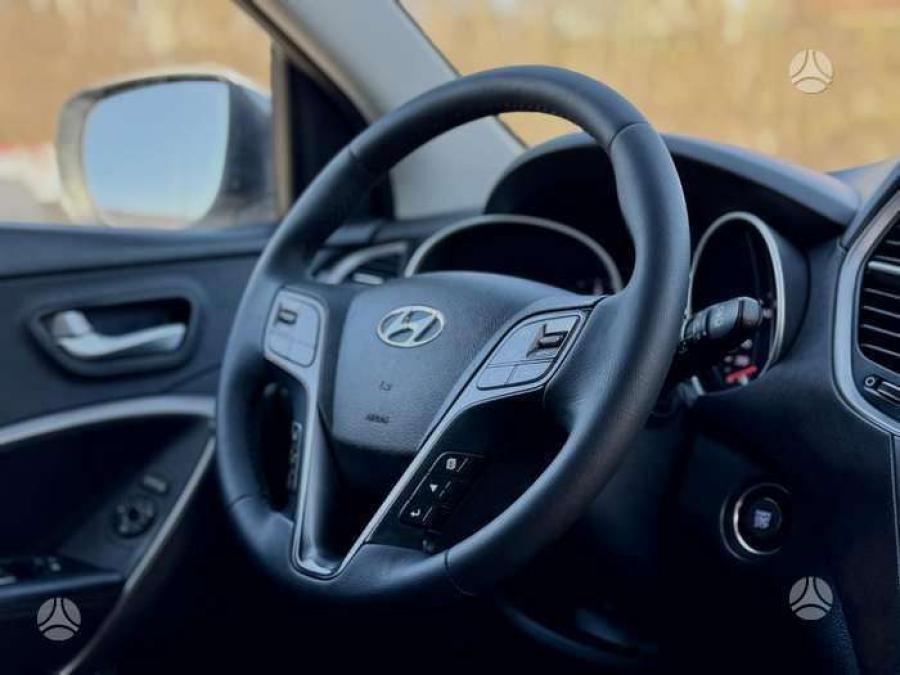 Balts Hyundai Santa Fe 2013 Šauļi, ar dzinēja tilpumu 2.20 L un nobraukumu 254 tūkst. km par 12950 €, foto 22 vietnē AUTOMOTO.COM.LV