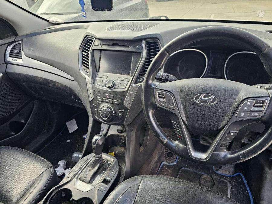 Balts Hyundai Santa Fe 2013 Jonava, ar dzinēja tilpumu 2.19 L un nobraukumu 128 tūkst. km par 2899 €, foto 7 vietnē AUTOMOTO.COM.LV