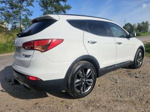 White Hyundai Santa Fe 2013 in Kaunas, with an engine capacity of 2.20 L and mileage of 253 thousand km for 8600 €, photo 8 on AUTOMOTO.COM.LV