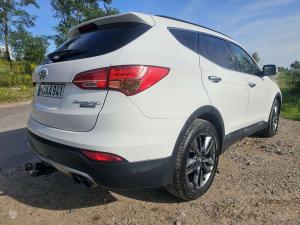 White Hyundai Santa Fe 2013 in Kaunas, with an engine capacity of 2.20 L and mileage of 253 thousand km for 8600 €, photo 9 on AUTOMOTO.COM.LV