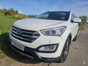 White Hyundai Santa Fe 2013 in Kaunas, with an engine capacity of 2.20 L and mileage of 253 thousand km for 8600 €, photo 12 on AUTOMOTO.COM.LV