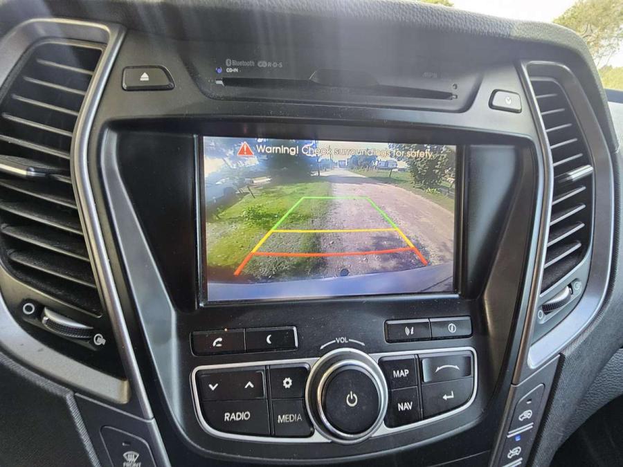 White Hyundai Santa Fe 2013 in Kaunas, with an engine capacity of 2.20 L and mileage of 253 thousand km for 8600 €, photo 25 on AUTOMOTO.COM.LV