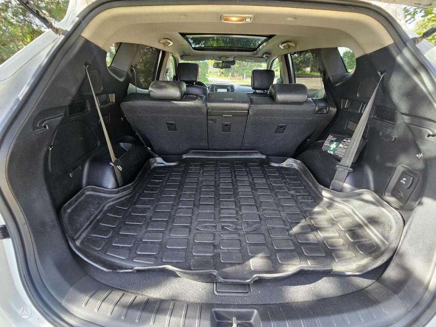 White Hyundai Santa Fe 2013 in Kaunas, with an engine capacity of 2.20 L and mileage of 253 thousand km for 8600 €, photo 30 on AUTOMOTO.COM.LV