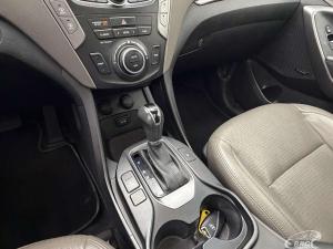 Balts Hyundai Santa Fe 2013 Viļņa, ar dzinēja tilpumu 2.36 L un nobraukumu 146 tūkst. km par 6500 €, foto 32 vietnē AUTOMOTO.COM.LV