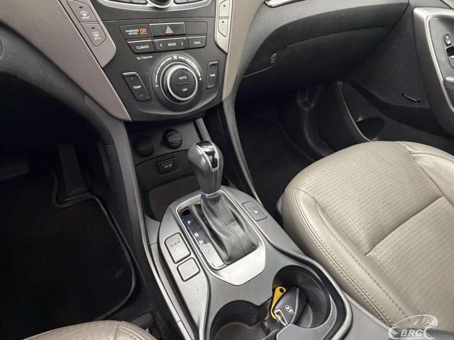 Balts Hyundai Santa Fe 2013 Viļņa, ar dzinēja tilpumu 2.36 L un nobraukumu 146 tūkst. km par 6500 €, foto 32 vietnē AUTOMOTO.COM.LV