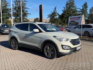 Balts Hyundai Santa Fe 2013 Liepāja, ar dzinēja tilpumu 2.20 L un nobraukumu 198 tūkst. km par 9400 €, foto 5 vietnē AUTOMOTO.COM.LV