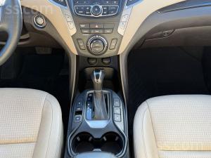 Balts Hyundai Santa Fe 2013 Liepāja, ar dzinēja tilpumu 2.20 L un nobraukumu 198 tūkst. km par 9400 €, foto 15 vietnē AUTOMOTO.COM.LV
