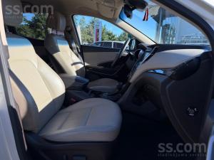 Balts Hyundai Santa Fe 2013 Liepāja, ar dzinēja tilpumu 2.20 L un nobraukumu 198 tūkst. km par 9400 €, foto 16 vietnē AUTOMOTO.COM.LV
