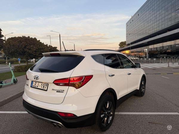 Balts Hyundai Santa Fe 2013 Viļņa, ar dzinēja tilpumu 2.20 L un nobraukumu 274 tūkst. km par 10800 €, foto 3 vietnē AUTOMOTO.COM.LV