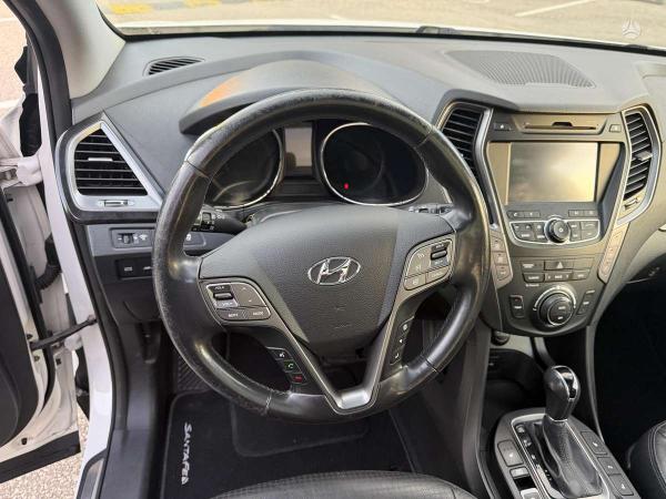 Balts Hyundai Santa Fe 2013 Viļņa, ar dzinēja tilpumu 2.20 L un nobraukumu 274 tūkst. km par 10800 €, foto 6 vietnē AUTOMOTO.COM.LV