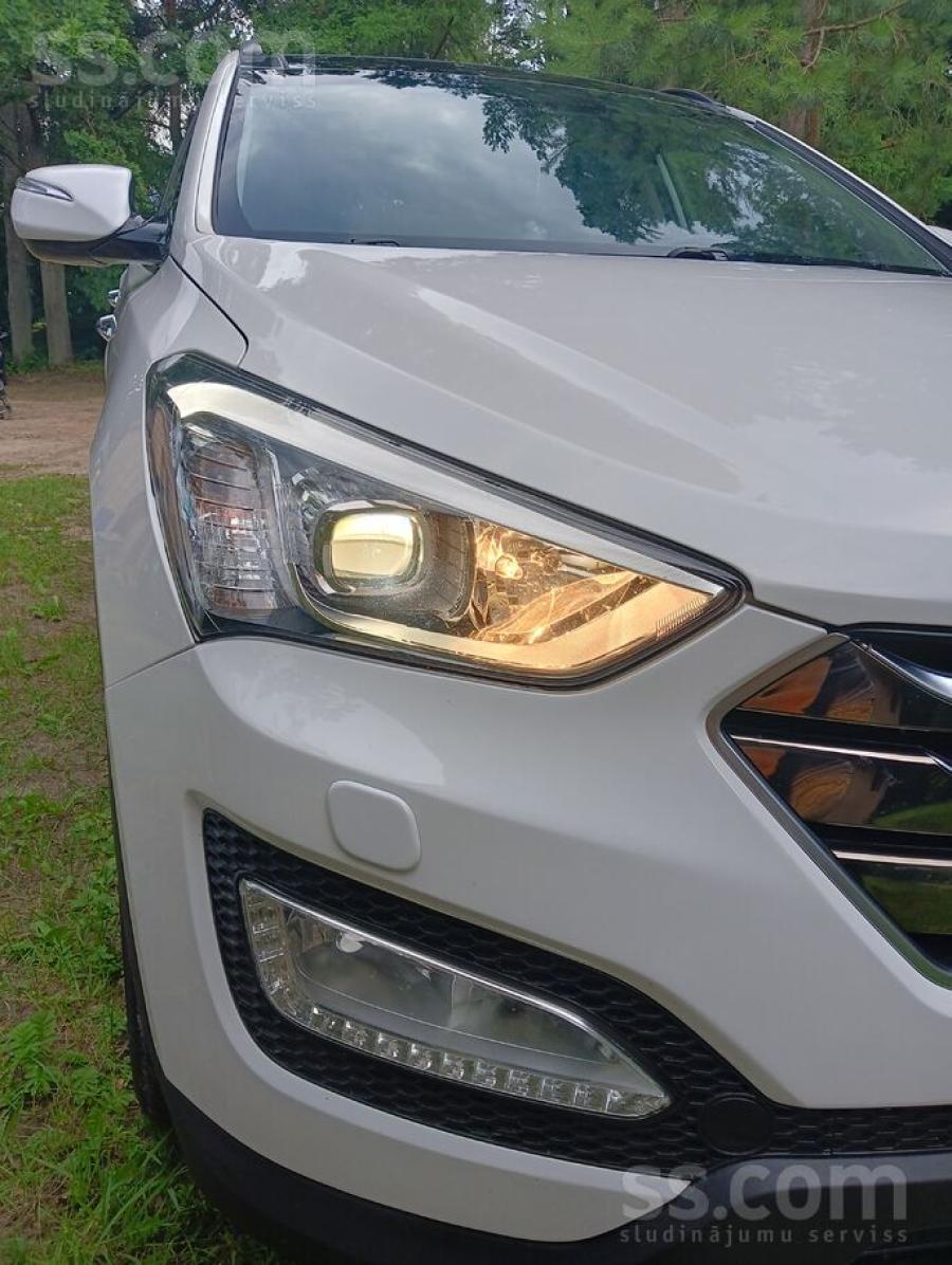 Balts Hyundai Santa Fe 2014 Jelgava, ar dzinēja tilpumu 2.20 L un nobraukumu 165 tūkst. km par 12500 €, foto 9 vietnē AUTOMOTO.COM.LV