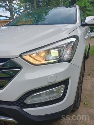 Balts Hyundai Santa Fe 2014 Jelgava, ar dzinēja tilpumu 2.20 L un nobraukumu 165 tūkst. km par 12500 €, foto 10 vietnē AUTOMOTO.COM.LV