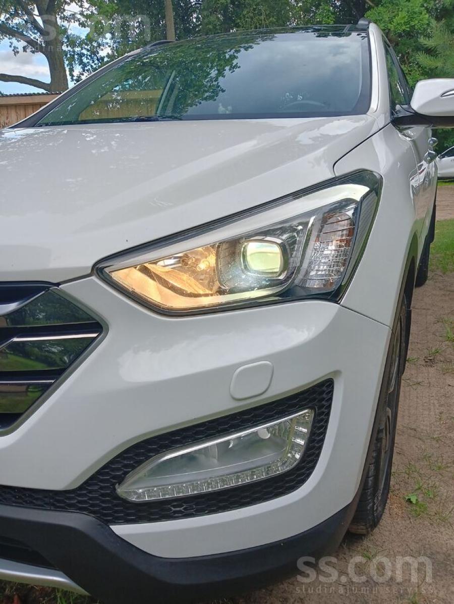 Balts Hyundai Santa Fe 2014 Jelgava, ar dzinēja tilpumu 2.20 L un nobraukumu 165 tūkst. km par 12500 €, foto 10 vietnē AUTOMOTO.COM.LV