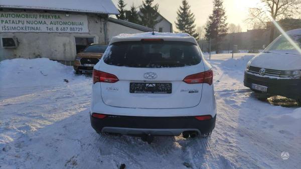 White Hyundai Santa Fe 2014 in Klaipeda, with an engine capacity of 2.20 L and mileage of 228 thousand km for 9950 €, photo 8 on AUTOMOTO.COM.LV
