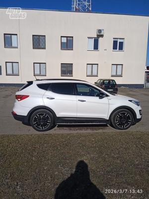 White Hyundai Santa Fe 2014 in Marijampole, with an engine capacity of 2.20 L and mileage of 192 thousand km for 15000 €, photo 4 on AUTOMOTO.COM.LV