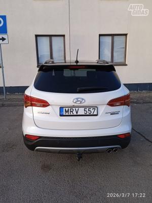 White Hyundai Santa Fe 2014 in Marijampole, with an engine capacity of 2.20 L and mileage of 192 thousand km for 15000 €, photo 8 on AUTOMOTO.COM.LV