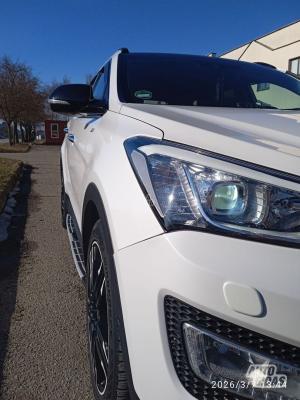 White Hyundai Santa Fe 2014 in Marijampole, with an engine capacity of 2.20 L and mileage of 192 thousand km for 15000 €, photo 10 on AUTOMOTO.COM.LV
