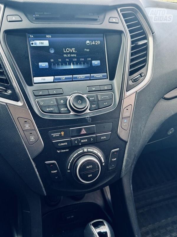 White Hyundai Santa Fe 2014 in Vilnius, with an engine capacity of 2.20 L and mileage of 124 thousand km for 10800 €, photo 6 on AUTOMOTO.COM.LV