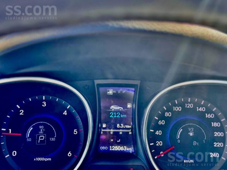 Balts Hyundai Santa Fe 2014 Rīga, ar dzinēja tilpumu 2.20 L un nobraukumu 125 tūkst. km par 12000 €, foto 8 vietnē AUTOMOTO.COM.LV