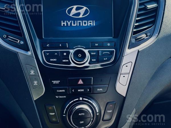 Balts Hyundai Santa Fe 2014 Rīga, ar dzinēja tilpumu 2.20 L un nobraukumu 125 tūkst. km par 12000 €, foto 8 vietnē AUTOMOTO.COM.LV