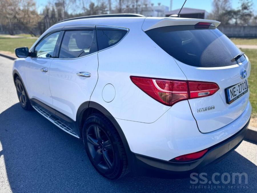 Balts Hyundai Santa Fe 2014 Rīga, ar dzinēja tilpumu 2.20 L un nobraukumu 125 tūkst. km par 12000 €, foto 14 vietnē AUTOMOTO.COM.LV