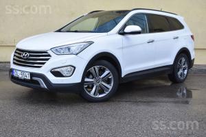 White Hyundai Santa Fe 2014 in Talsi, with an engine capacity of 2.20 L and mileage of 247 thousand km for 12500 €, photo 5 on AUTOMOTO.COM.LV