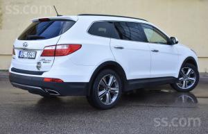 White Hyundai Santa Fe 2014 in Talsi, with an engine capacity of 2.20 L and mileage of 247 thousand km for 12500 €, photo 6 on AUTOMOTO.COM.LV
