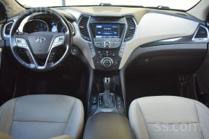 White Hyundai Santa Fe 2014 in Talsi, with an engine capacity of 2.20 L and mileage of 247 thousand km for 12500 €, photo 8 on AUTOMOTO.COM.LV