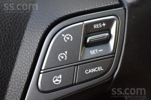 White Hyundai Santa Fe 2014 in Talsi, with an engine capacity of 2.20 L and mileage of 247 thousand km for 12500 €, photo 21 on AUTOMOTO.COM.LV