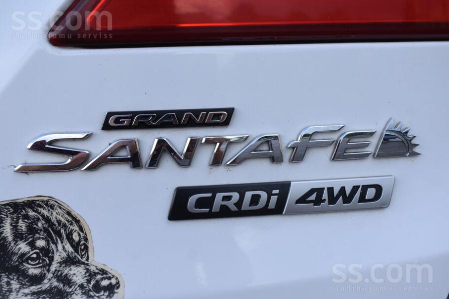 White Hyundai Santa Fe 2014 in Talsi, with an engine capacity of 2.20 L and mileage of 247 thousand km for 12500 €, photo 26 on AUTOMOTO.COM.LV