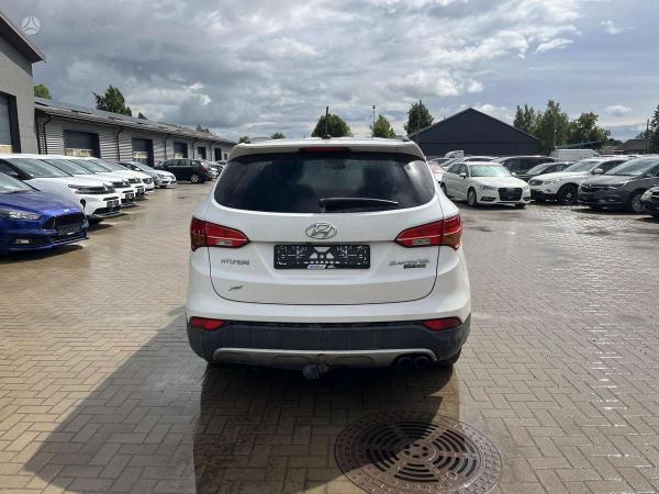Balts Hyundai Santa Fe 2014 Tauragė, ar dzinēja tilpumu 2.00 L un nobraukumu 300 tūkst. km par 6800 €, foto 9 vietnē AUTOMOTO.COM.LV